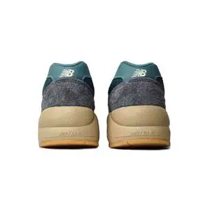 NEW BALANCE 580 Low Top Sneakers - Beige/green