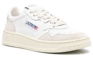 AUTRY Medalist Low Top Sneakers - White/suede