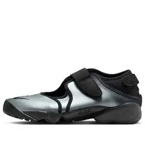 Nike Metallic Flats For Women