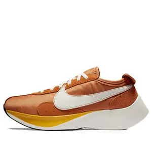 Nike Nike Moon Racer QS "Amarillo" Low Top Sneakers Brown/white