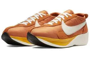Nike Moon Racer Qs "amarillo" Low Top Sneakers - Brown/white