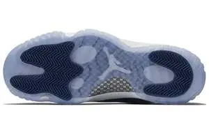 JORDAN Retro Low "navy Snakeskin" Sneakers - White/black/navy