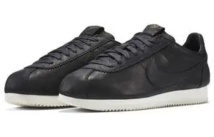 Nike Cortez Premium Qz Ts Sneakers - Black/sail