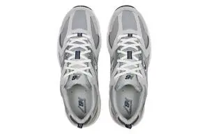 NEW BALANCE 530 Sneakers - Cream/gray