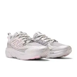 NEW BALANCE X Ganni Fresh Foam Trainer - Silver Metallic/grey/pink