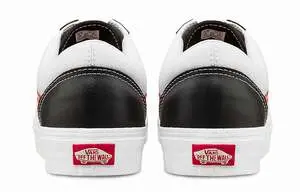 VANS Old Skool Low Top Lace Up Sneakers - White/black
