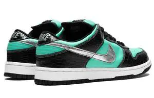 Nike Diamond Supply Co. X Dunk Low Pro Sb 'tiffany' Sneakers - Teal