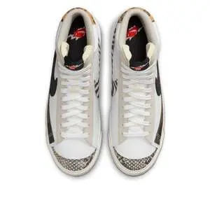 Nike Blazer Mid 'tunnel Walk' Sneakers - White