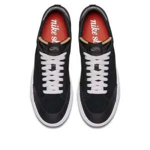 Nike Zoom Blazer Chukka Xt Sb Mid Top Sneakers - Black