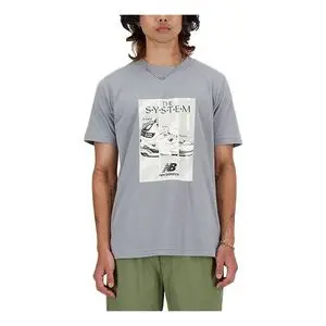 NEW BALANCE Sport Essentials Poster T-shirt Asia Sizing - Grey