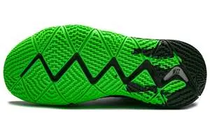 Nike Kyrie 4 Ep 'halloween' Low Top Sneakers - Black/rage Green