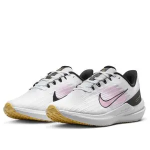 Nike Zoom Winflo Athletic Sneakers - White