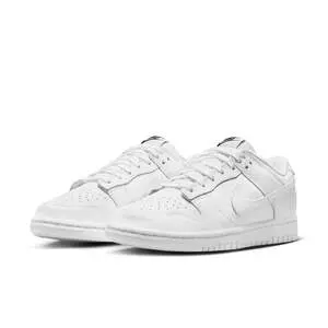 Nike Dunk Low Sneakers