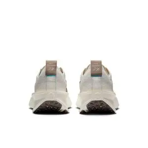 Nike Interact Run Sneakers - Beige