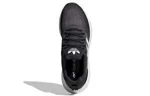 Adidas Originals Swift Run 22 Sneakers - White/black