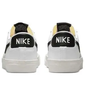 Nike Blazer Low '77 - White/sail/black