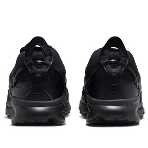 Nike Kukini "triple " Sneakers - Black