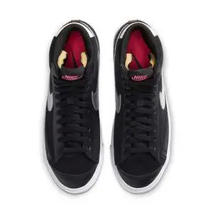 Nike Blazer Mid Vintage '77 High Top Sneakers