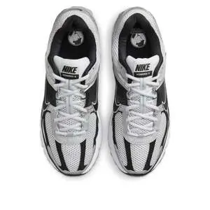 Nike Zoom Vomero - Metallic Silver/black