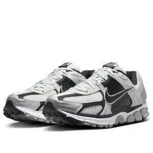 Nike Zoom Vomero - Metallic Silver/black