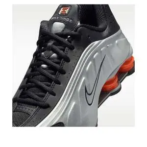 Nike Shox R4 Metallic Silver Red Sneakers - Metallic Silver/red