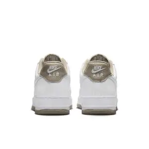 Nike Force 1 '07 Lv8 Low Top Sneakers
