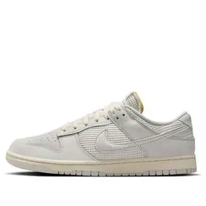 Nike Dunk Low Sneakers