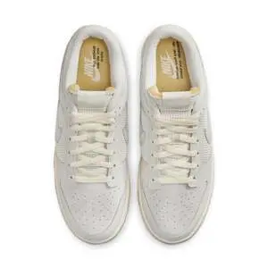 Nike Dunk Low Sneakers