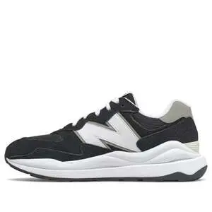 NEW BALANCE 57/40 Low Top Sneakers - Black/white