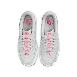 Nike Force 1 Lv8 3 Low Top Sneakers