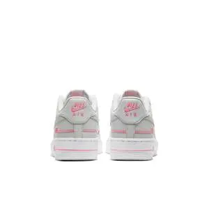 Nike Force 1 Lv8 3 Low Top Sneakers