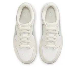 Nike Dunk Low Sneakers