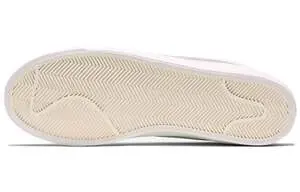 Nike Blazer Mid '77 High Top Sneakers With Snakeskin Detail - White