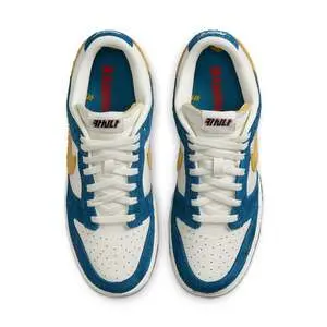 Nike X Kasina Dunk Low '80s Bus Sneakers