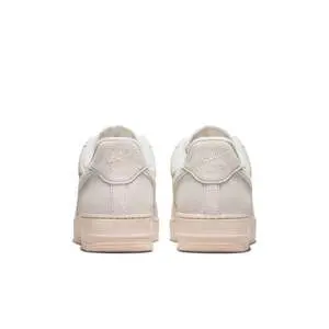 Nike Force 1 Winter Premium Low Top Sneakers - Pink