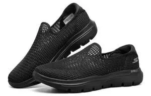 Sketchers Go Walk Evolution Ultra Slip-on Sneakers
