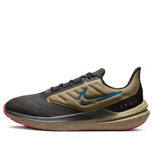 Nike Zoom Winflo Shield Athletic Sneakers