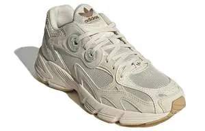 Adidas Originals Astir Sneakers - Cream