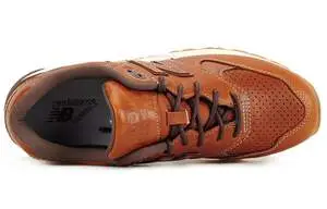 NEW BALANCE 999 Sneakers - Brown