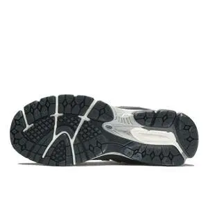 NEW BALANCE 2002r Sneakers - Dark Grey