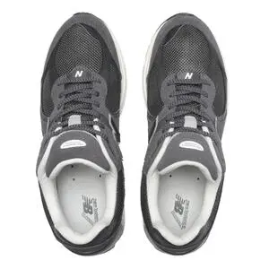 NEW BALANCE 2002r Sneakers - Dark Grey