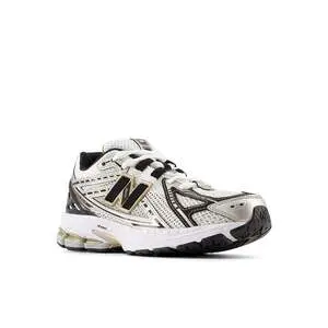 NEW BALANCE 1906r Sneakers