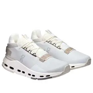 On Cloudnova 2 Sneakers - Ice/sand