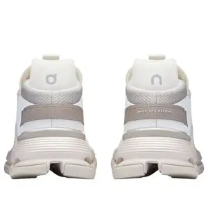 On Cloudnova 2 Sneakers - Ice/sand