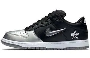 Nike X Supreme Sb Dunk Low Qs Metallic Silver - Metallic Silver/black