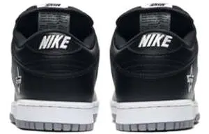 Nike X Supreme Sb Dunk Low Qs Metallic Silver - Metallic Silver/black