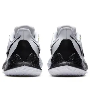 Nike Kyrie Low 3 Team Basketball Sneakers - Black/white