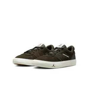 JORDAN Series Es Low Top Sneakers