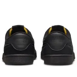 Nike Fc Classic Sb Sneakers - Black