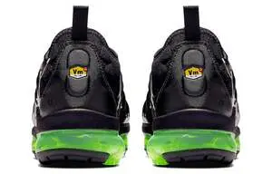 Nike Vapormax Plus Sneakers - Black